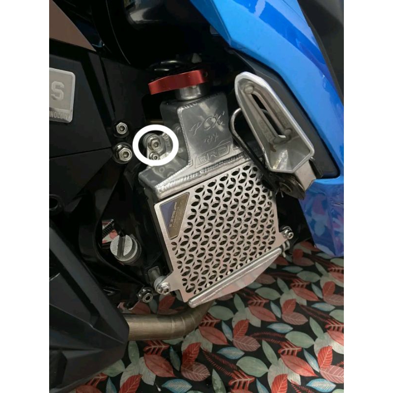 Jual Baut radiator vario & pcx 125 ( 1 biji ) | Shopee Indonesia