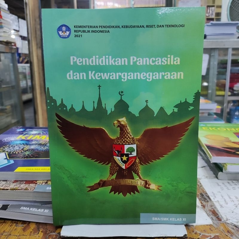 Jual buku paket pendidikan Pancasila dan kewarganegaraan PPKn kelas 11 / xi SMA Kurikulum ...