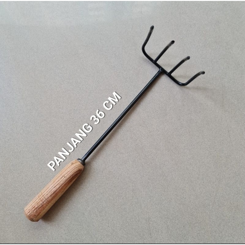 Jual Garukan Tanah / Garukan Sampah Garpu Gagang Kayu | Shopee Indonesia