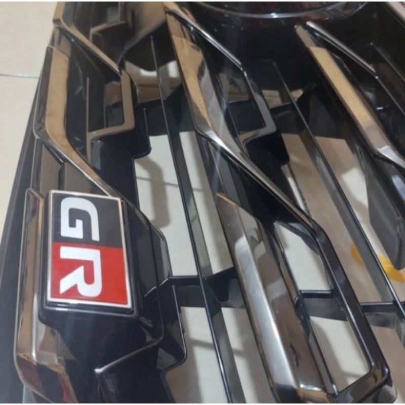 Jual Emblem GR Breket Emblem GR Grill Toyota Fortuner Facelift 2021 ...