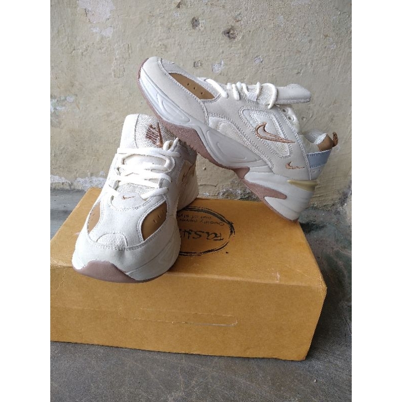 Jual sepatu second branded | Shopee Indonesia