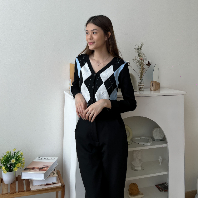 Jual KAORITHELABEL | Diamond Cardigan Pattern | Sweater Rajut - Top ...