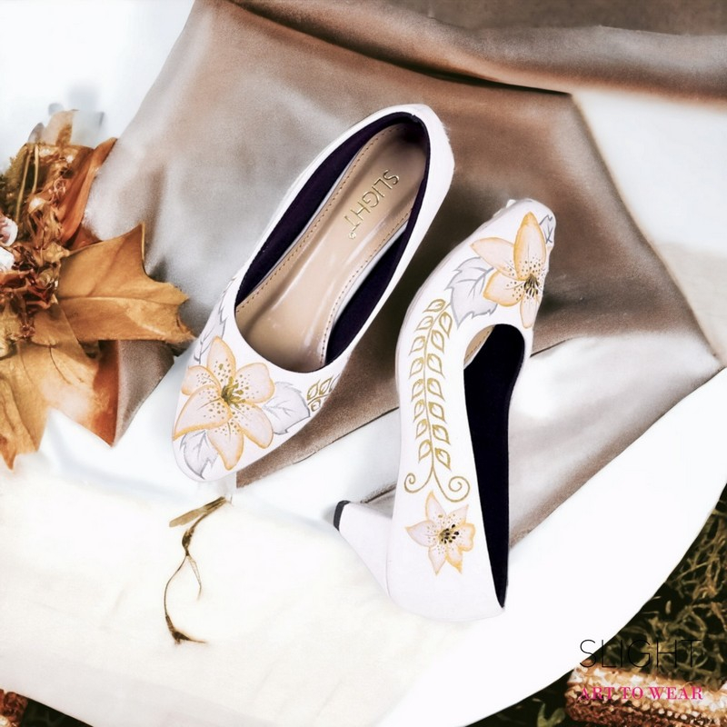 Jual SLIGHT Sepatu Pumps Lukis Lily Putih Shoes High Heels | Sepatu ...
