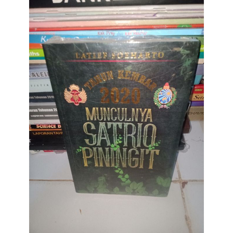 Jual BUKU ASLI TAHUN KEMBAR 2020 MUNCULNYA SATRIO PININGIT LATIEF ...