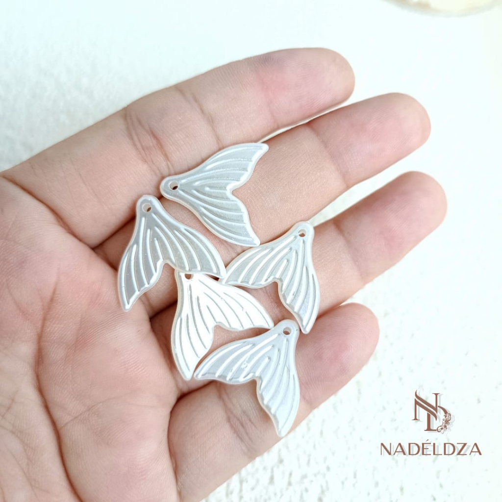 Jual Manik Mote Charm BW Mermaid Tail (25gr) | Shopee Indonesia