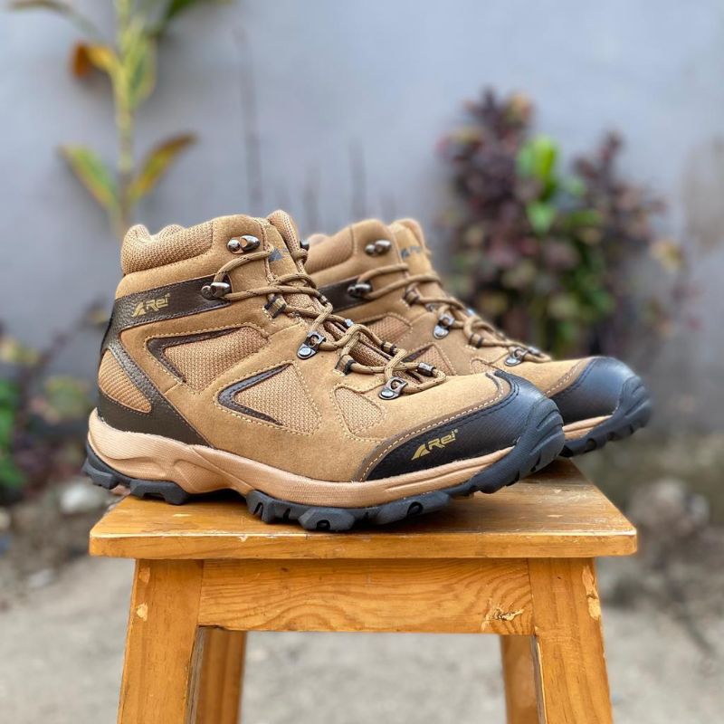 Jual sepatu gunung waterproof sepatu Arei original sepatu gunung ...