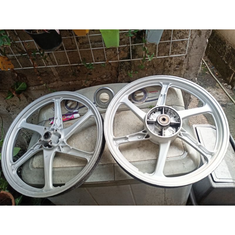 Jual Velg jupiter z cw f1zr fizr castwheel vega crypton pelek racing ...