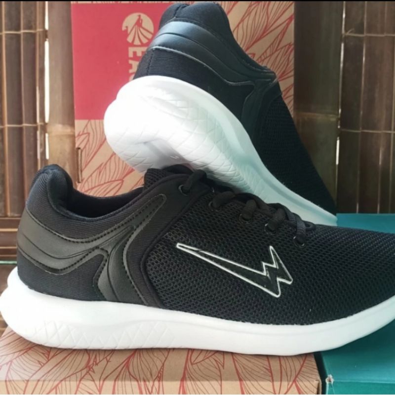 Jual Sepatu Running BTS. Bellagio hitam/putih | Shopee Indonesia