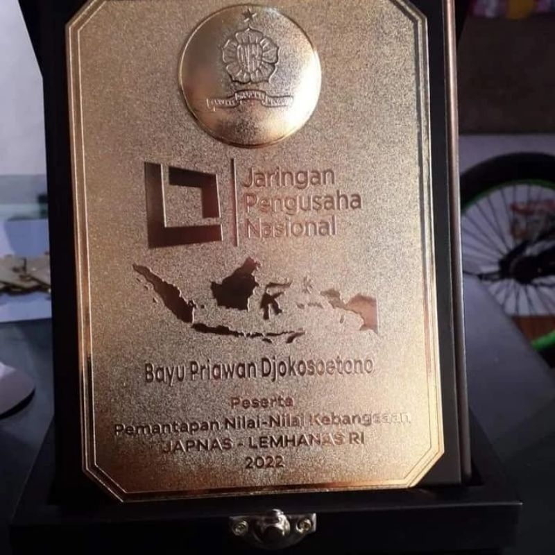 Jual Plakat pelakat tempel kuningan custom | Shopee Indonesia