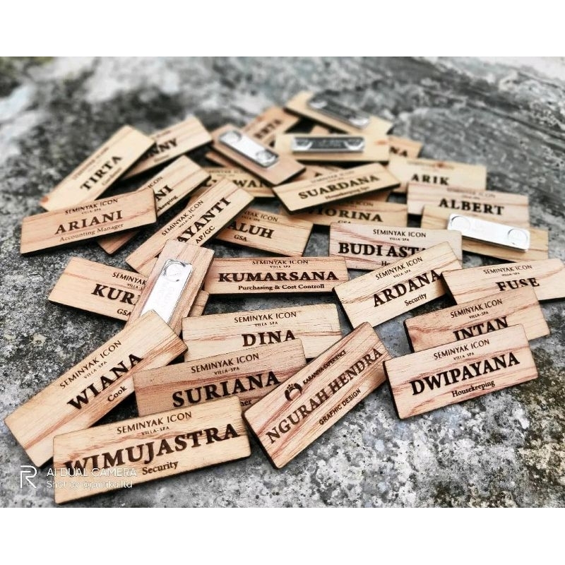 Jual name tag kayu bambu - name badge - papan nama dada - id card kayu ...