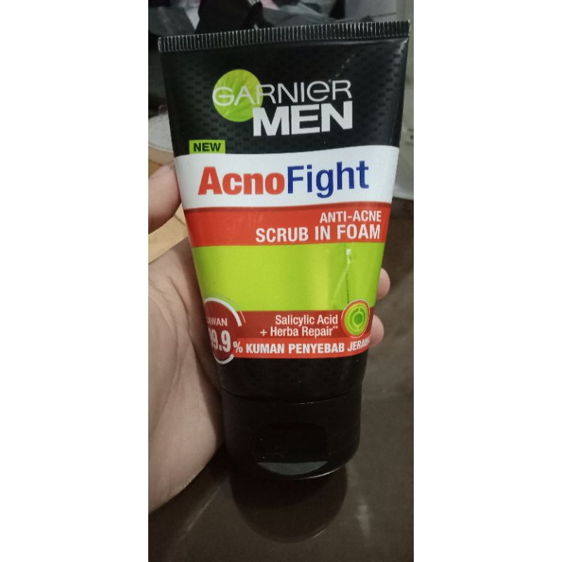 Jual Garnier Men Acno Fight Anti-Acne Scrub In Foam 100 ml | Shopee Indonesia