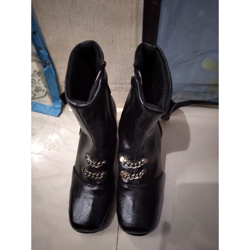 Jual Sepatu bot bally uk 35 kulit hitam Model antik limited edition ...