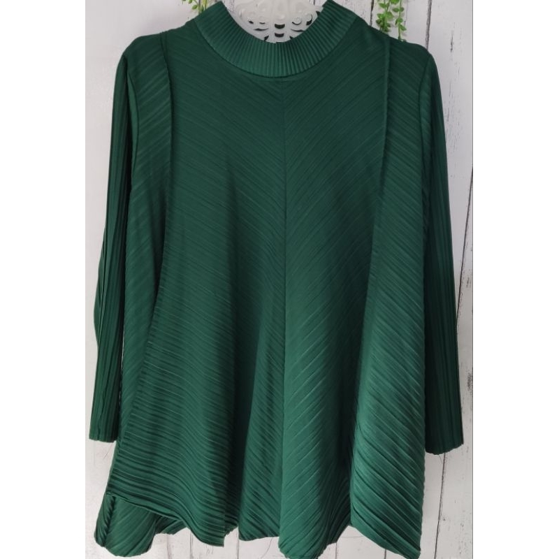 Jual Preloved Pleats Top Green | Shopee Indonesia
