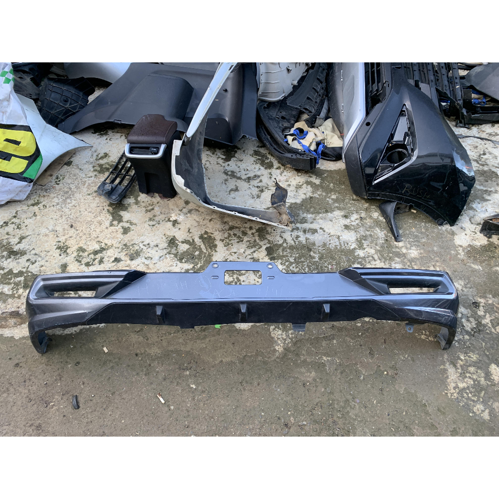 Jual Bodykit Body Kit Belakang Raize GR Sport Original | Shopee Indonesia