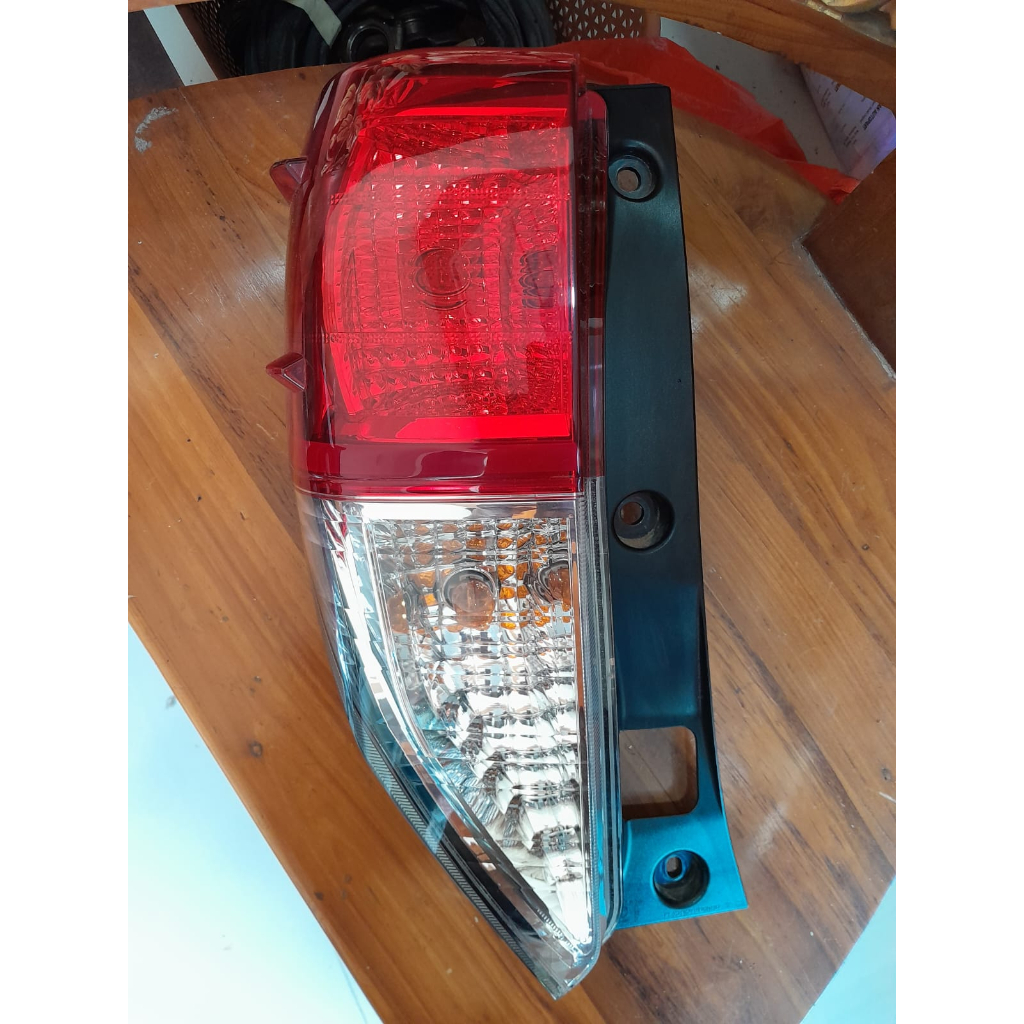 Jual Stoplamp stop lamp Lampu Belakang Innova Inova Reborn Original ...