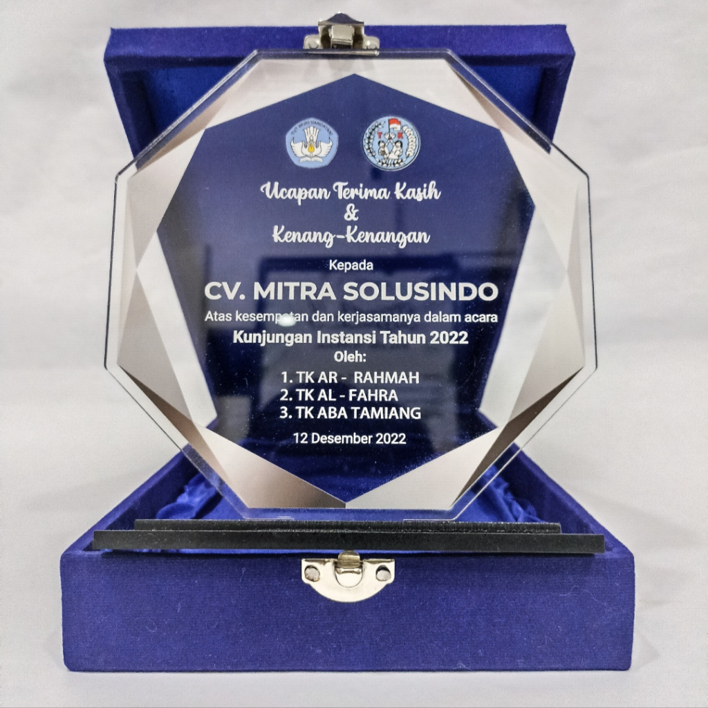 Jual Plakat AKRILIK Custom + BOX BLUDRU / hadiah / penghargaan / wisuda ...