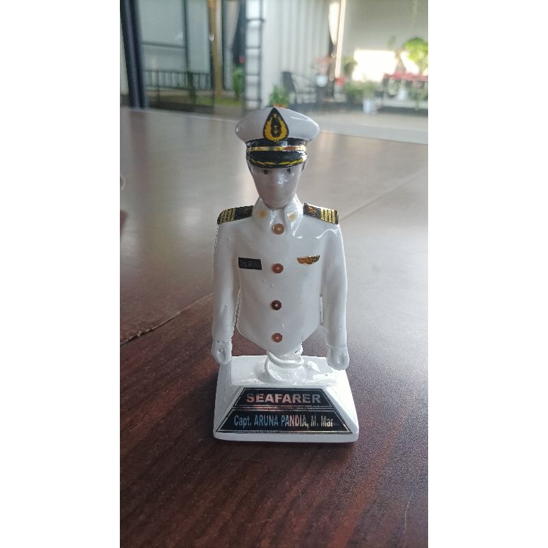 Jual miniatur patung pelayaran/sttd/tni/polri/kedinasan lainnya navy ...