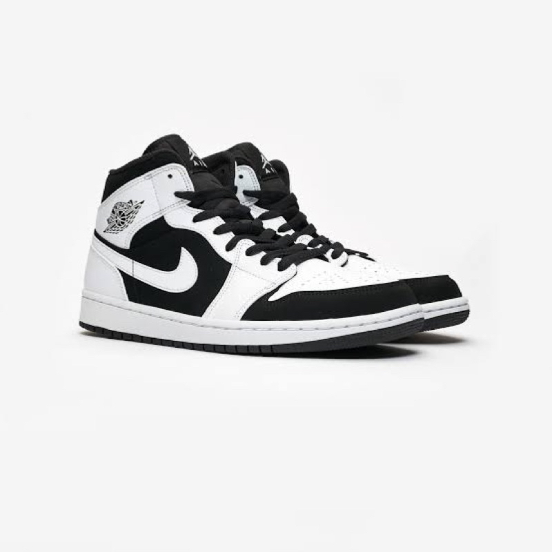 Jual SEPATU Air Jordan 1 Retro Mid 'Tuxedo' White Black Retro ...