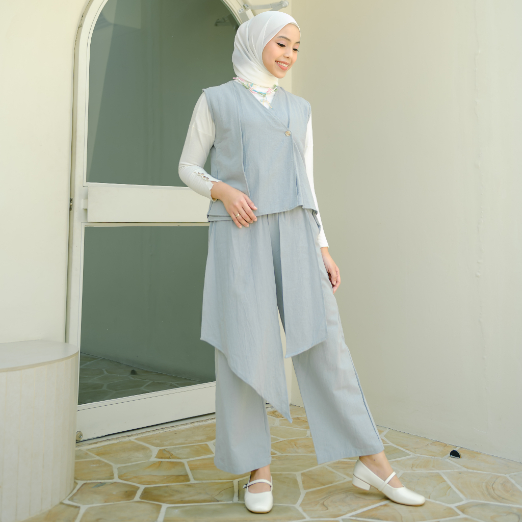 Jual Lozy Hijab - Nami Set (One Set Vest Rompi Linen) | Shopee Indonesia