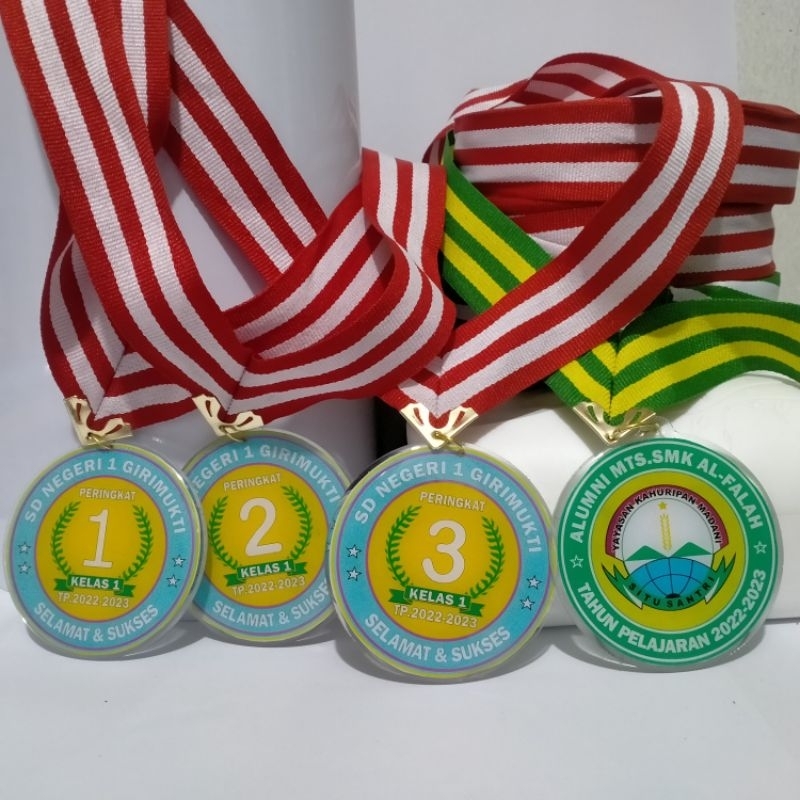 Jual Medali Akrilik Wisuda Kelulusan/ Resin | Shopee Indonesia