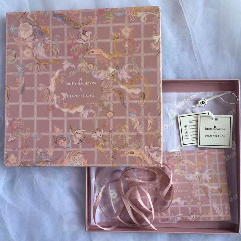 Jual Box Buttonscarves Original Lengkap (Box Only) | Shopee Indonesia
