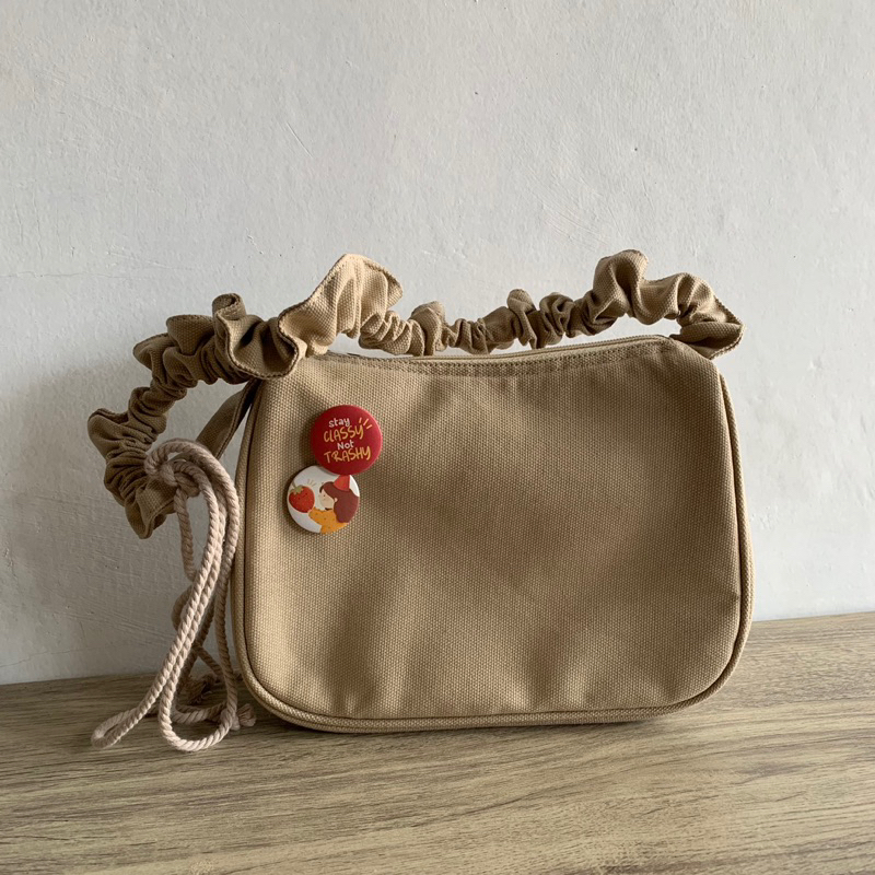 Jual Timmy Curly Bag (FREE 2 Pin Gemas ) | Shopee Indonesia