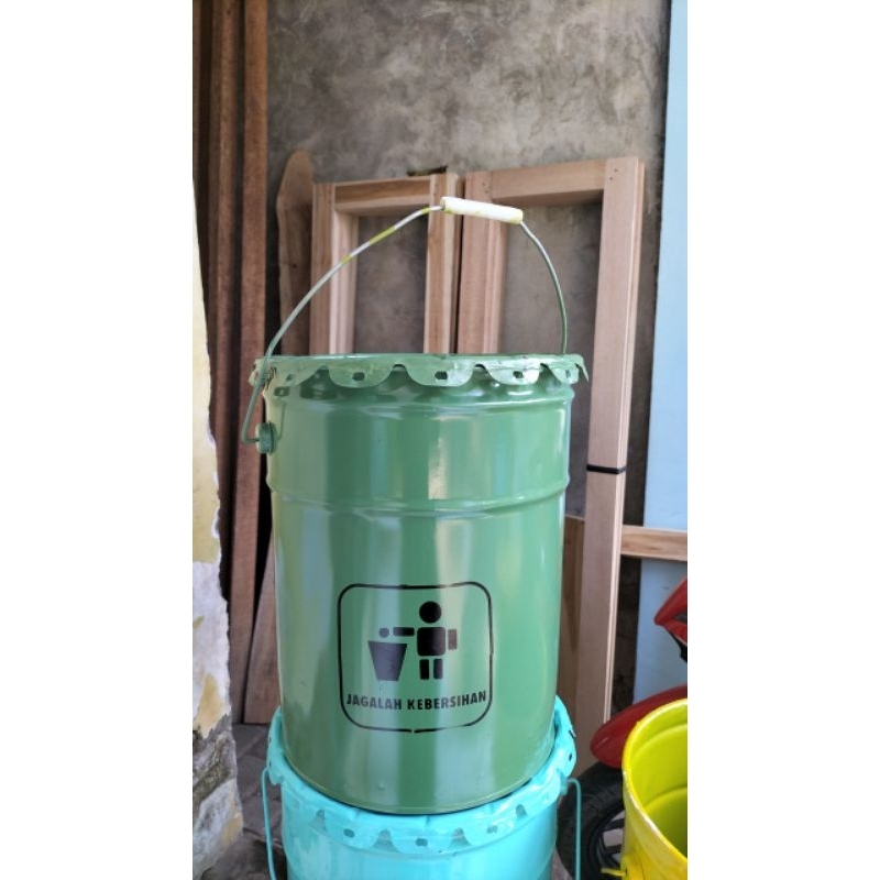 Jual tong sampah seng bekas pail cat 20kg | Shopee Indonesia