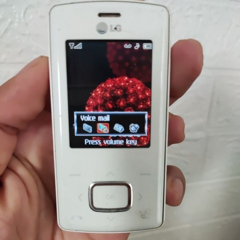 Jual LG Slide KG800 White Edition | Shopee Indonesia