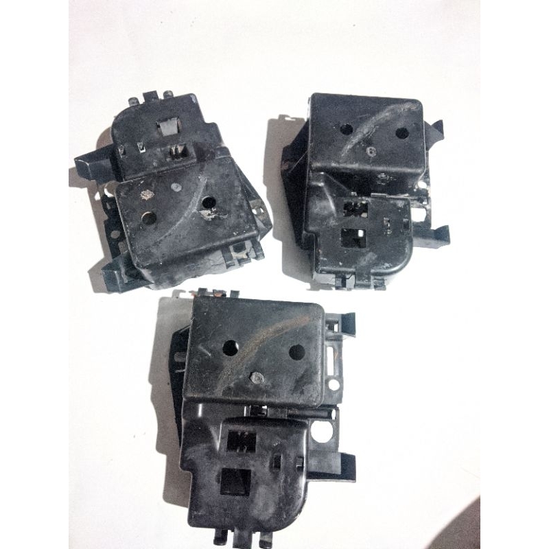 Jual DUDUKAN BOX AKI WADAH BOX AKI HONDA WIN 100 ORIGINAL COPOTAN ...