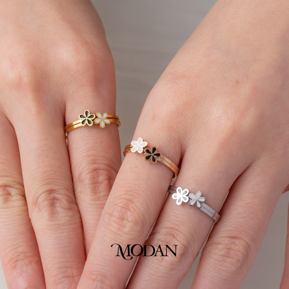 Jual Modan - (1 set : 2 pcs) Black and White Mini Daisy Flower Titanium ...