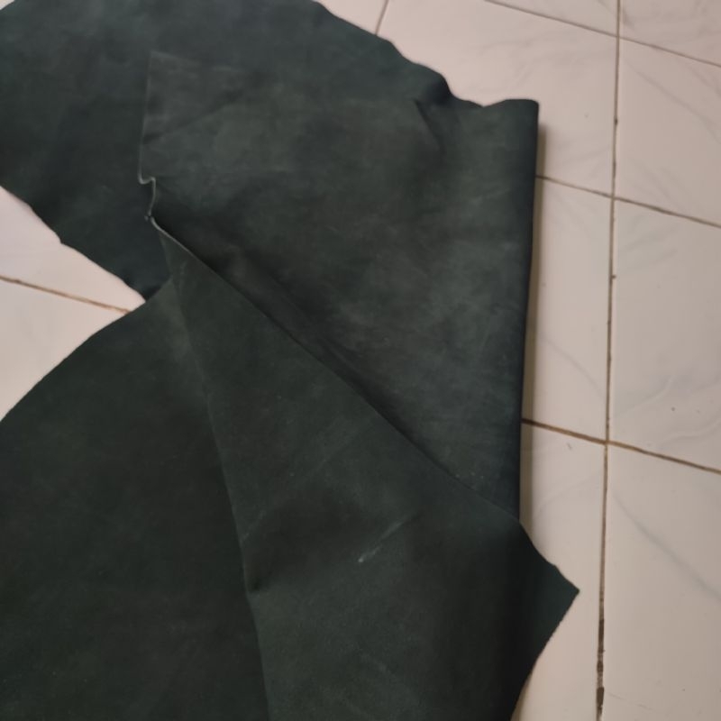 Jual Kulit sapi asli Jenis Suede warna hitam 1 lembar utuh | Shopee ...