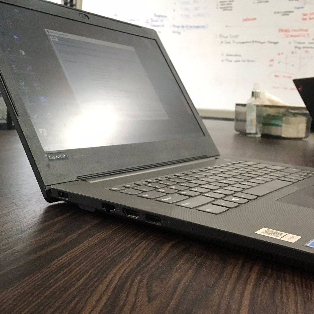 Jual LAPTOP LENOVO 81HQ INTEL CELERON CPU 3867U RAM 4/1TB TAHUN 2018 SILVER LEL45172SIEM0 ...