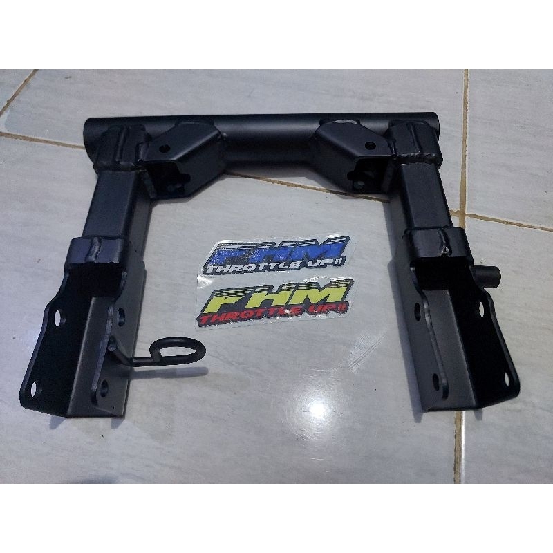 Jual Engine Mounting Custom Mundur 1LB Xeon RC GT 125 Xeon Karbu Aerox ...
