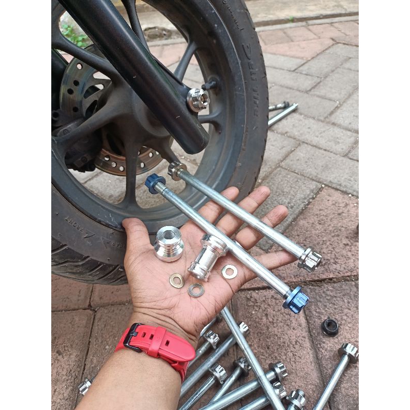 Jual As roda depan Honda Scoopy mur stainless dan mur titanium/as roda ...