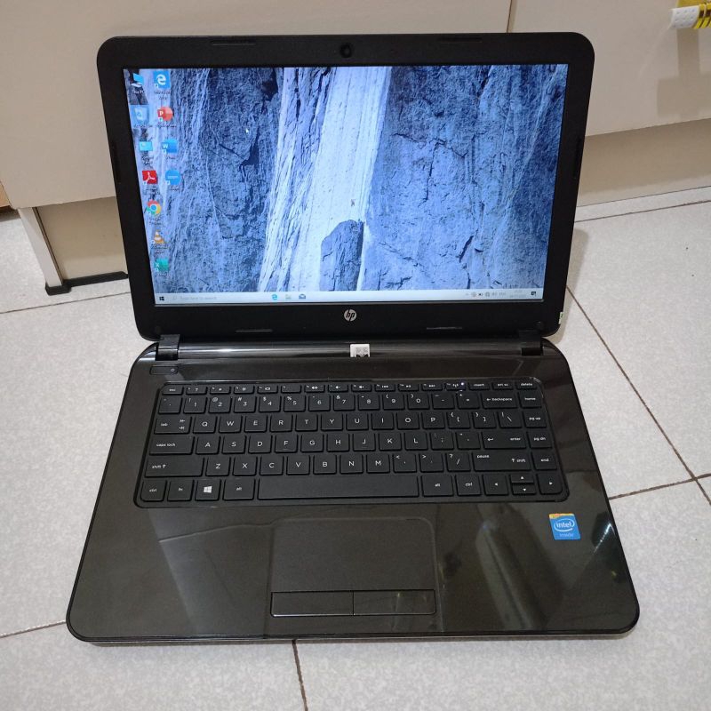 Jual Laptop Merek Hp 14-r033TU, Warna Black Window 10 + Office Intel ...