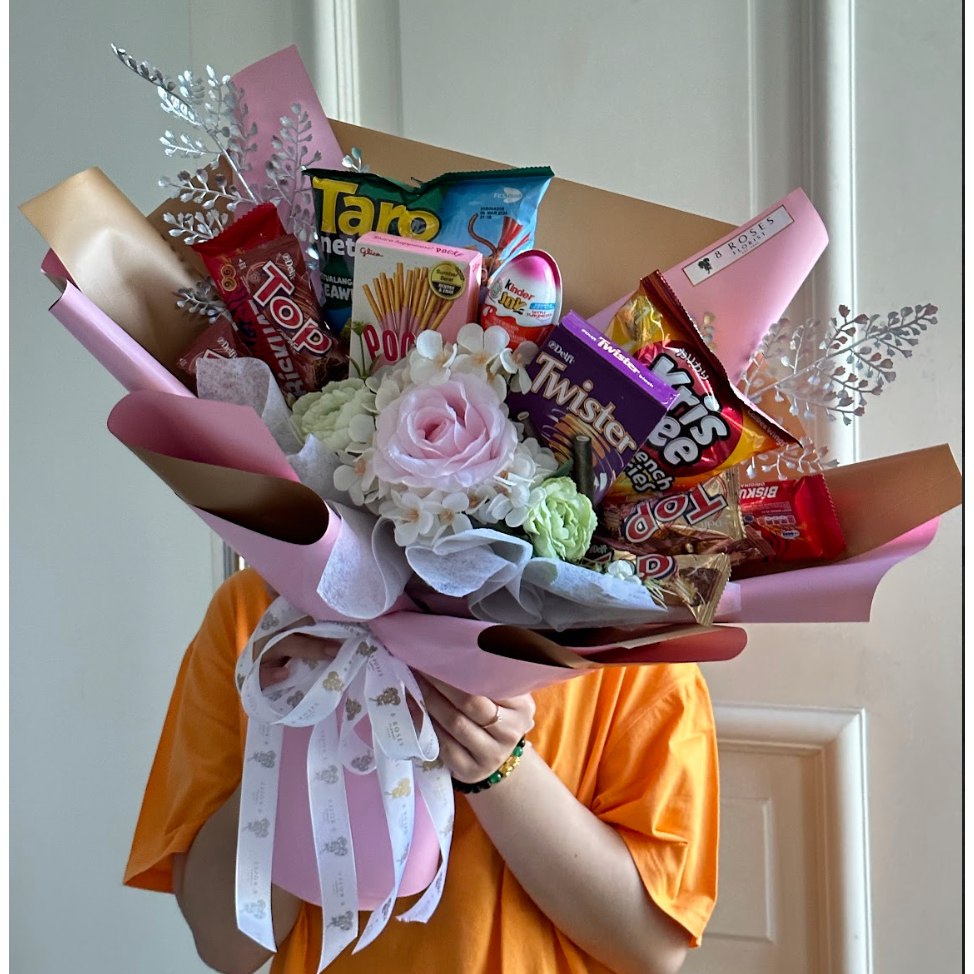 Jual Snacks Bouquet - 8 Roses Florist Dengan Bunga (BISA SESUAIKAN ...