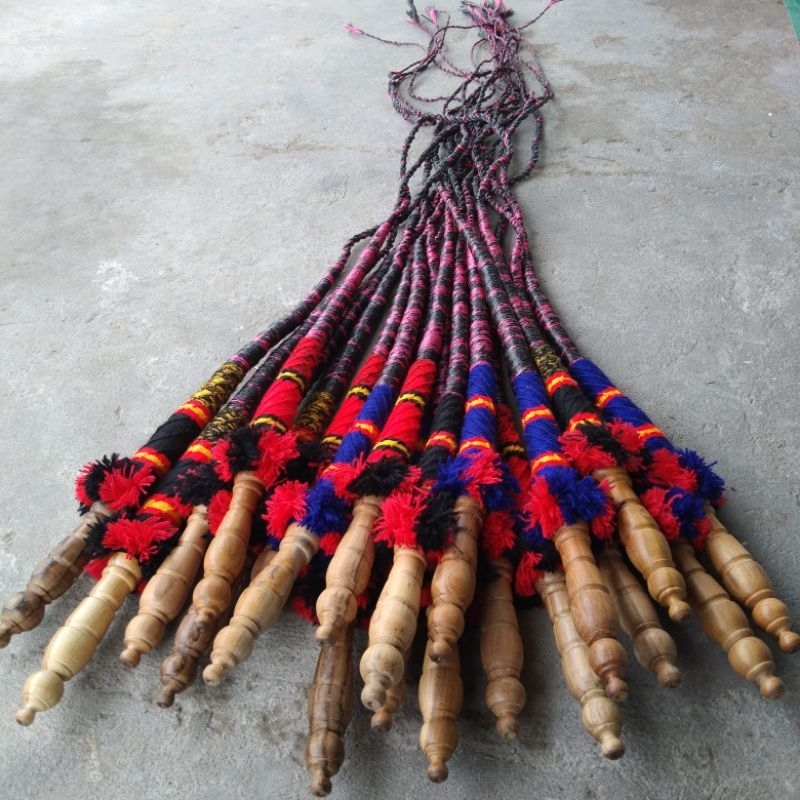 Jual Mainan tradisional cambuk pecut rajut gagang kayu pecut tari ...