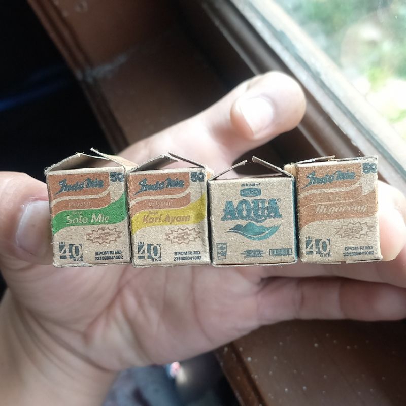 Jual PAPERCRAFT KARDUS / MINIATUR KARDUS AQUA & INDOMIE untuk RC MN 1: ...