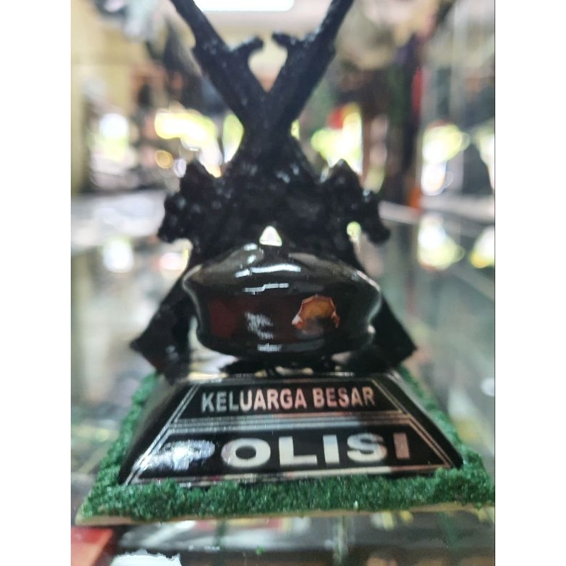 Jual Miniatur Baret Polisi Tembak | Patung miniatur mobil Army Senjata ...