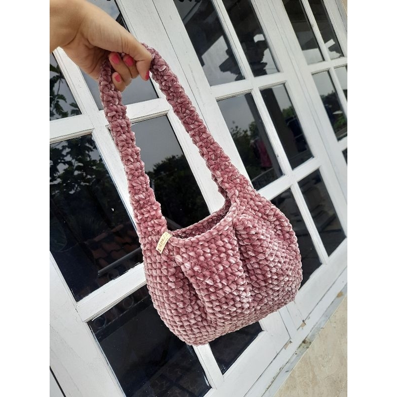 Jual MARY | Velvet crochet shoulder bag/tas rajut/mini bag/tas bahu ...