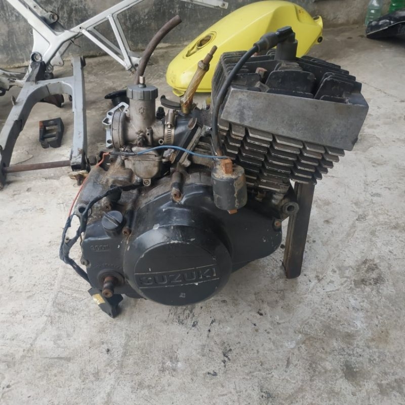 Jual MESIN SUZUKI RGR KOMPLIT HEAD BURING PENGAPIAN TINGGAL NAIK RANGKA ...