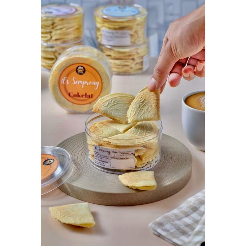 Jual Semprong Nutella Manis Renyah / Kue Lebaran / Hampers Kue Kering ...