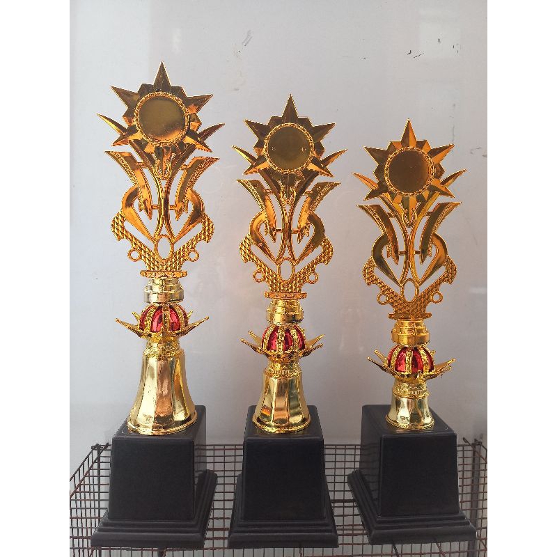 Jual Piala/Trophy murah body mahkota kecil Set/Satuan | Shopee Indonesia
