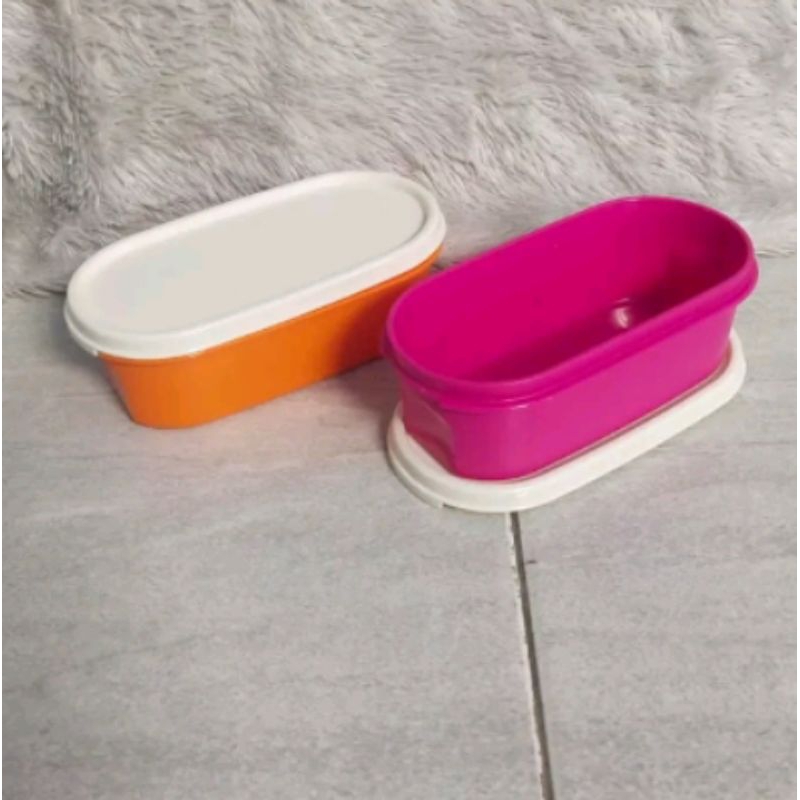 Jual Tempat makan MM OVAL / kotak bekal bestie / treasure Tupperware ...
