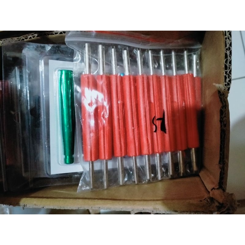 Jual alat pembuka pentil ac mobil r12 dan r134 | Shopee Indonesia