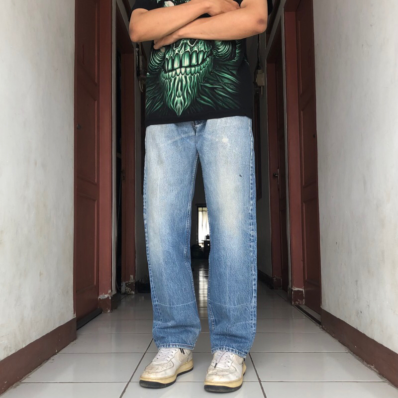 Jual LEVIS BLUE JEANS (TAG CUT) | Shopee Indonesia