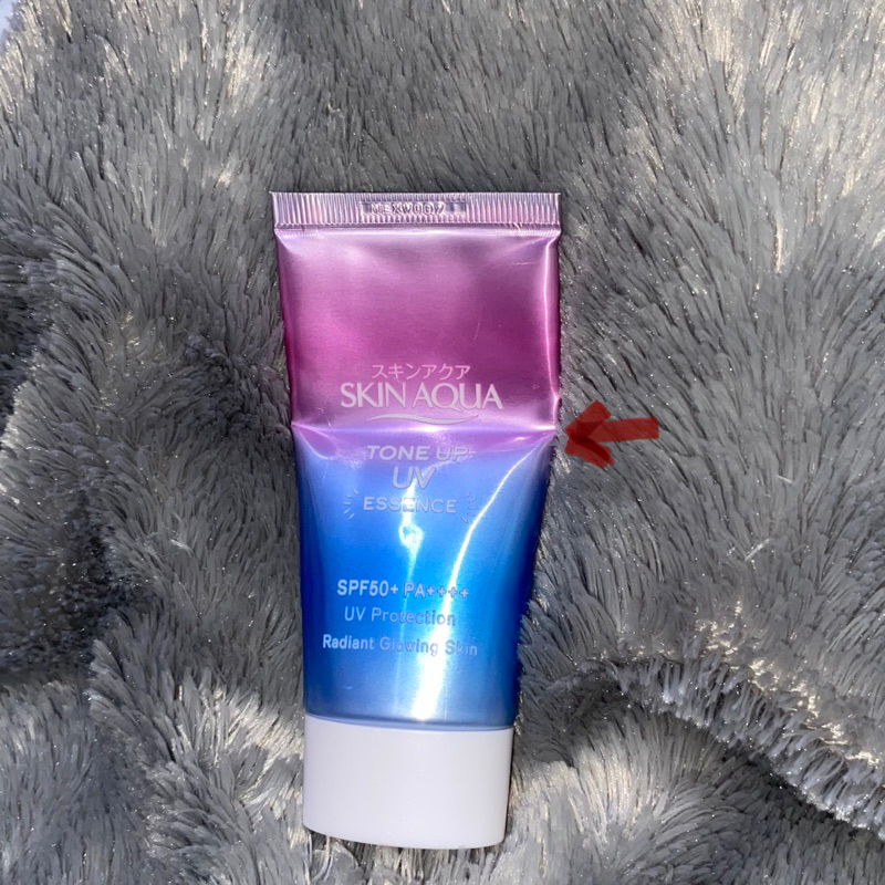 Jual skin aqua tone up uv essence spf 50+ PA ++++ (preloved) | Shopee Indonesia