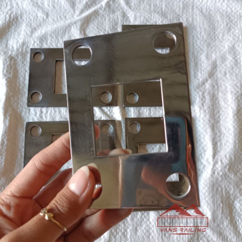 Jual PLENDES, TAPAK TIANG STEINLESS RAILING TANGGA SUS304 | Shopee ...