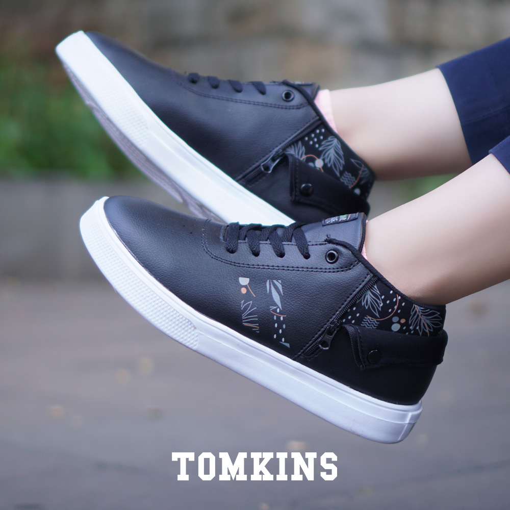 Jual TOMKINS Sepatu Sneakers Anak Remaja Moonage - Black White | Shopee ...