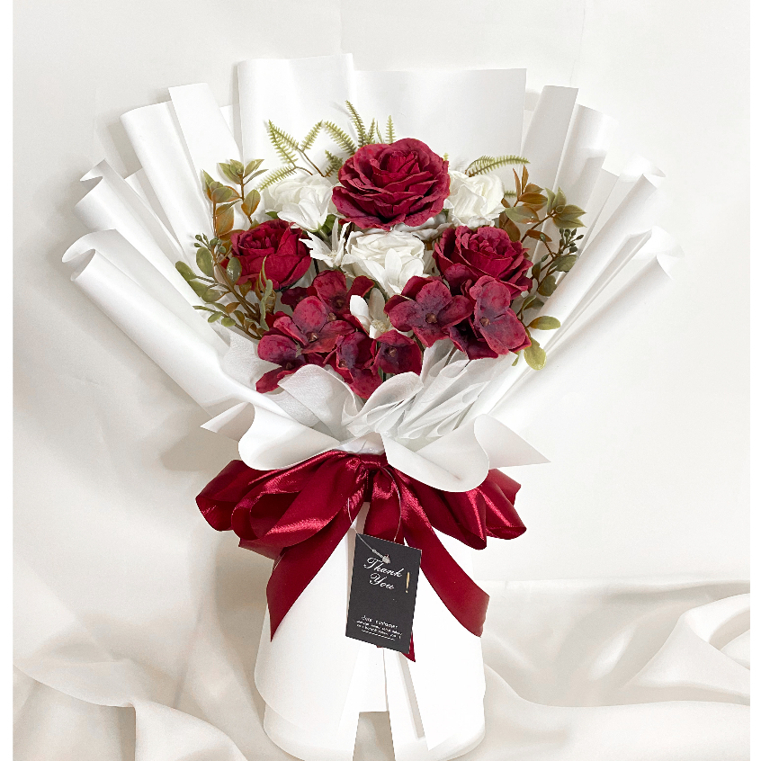 Jual MCM - Buket Bunga Artificial Mawar Merah Putih Premium | Shopee ...